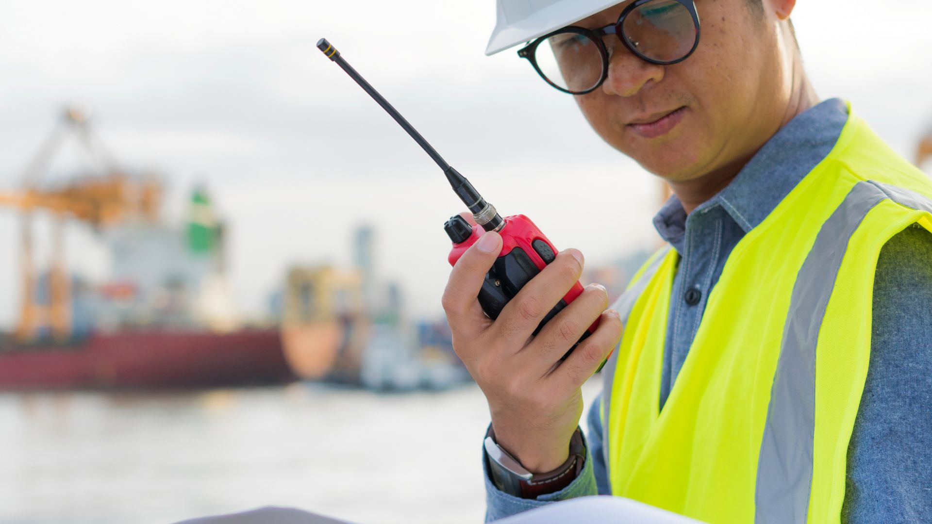 8 Steps to Install A UHF/VHF Radio System for Maritime Vessels